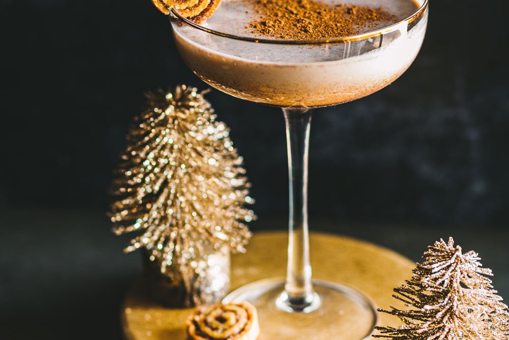 Liquid cinnamon roll with mini cinnamon cookies recipe - Spinneys ...