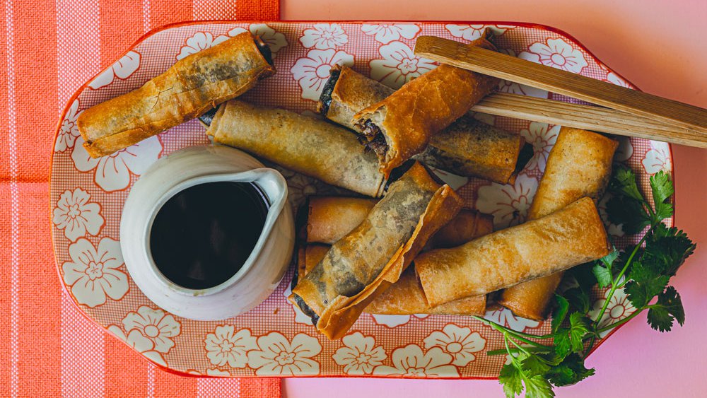 Sweet and sour ginger duck spring rolls recipe - Spinneys UAE