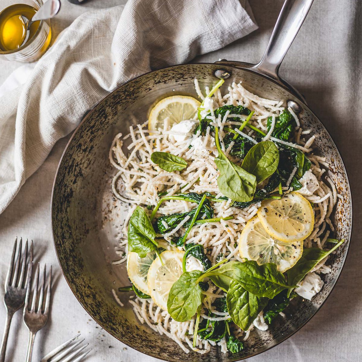 Creamy rice spaghetti with chia seeds and quinoa recipe - Spinneys UAE