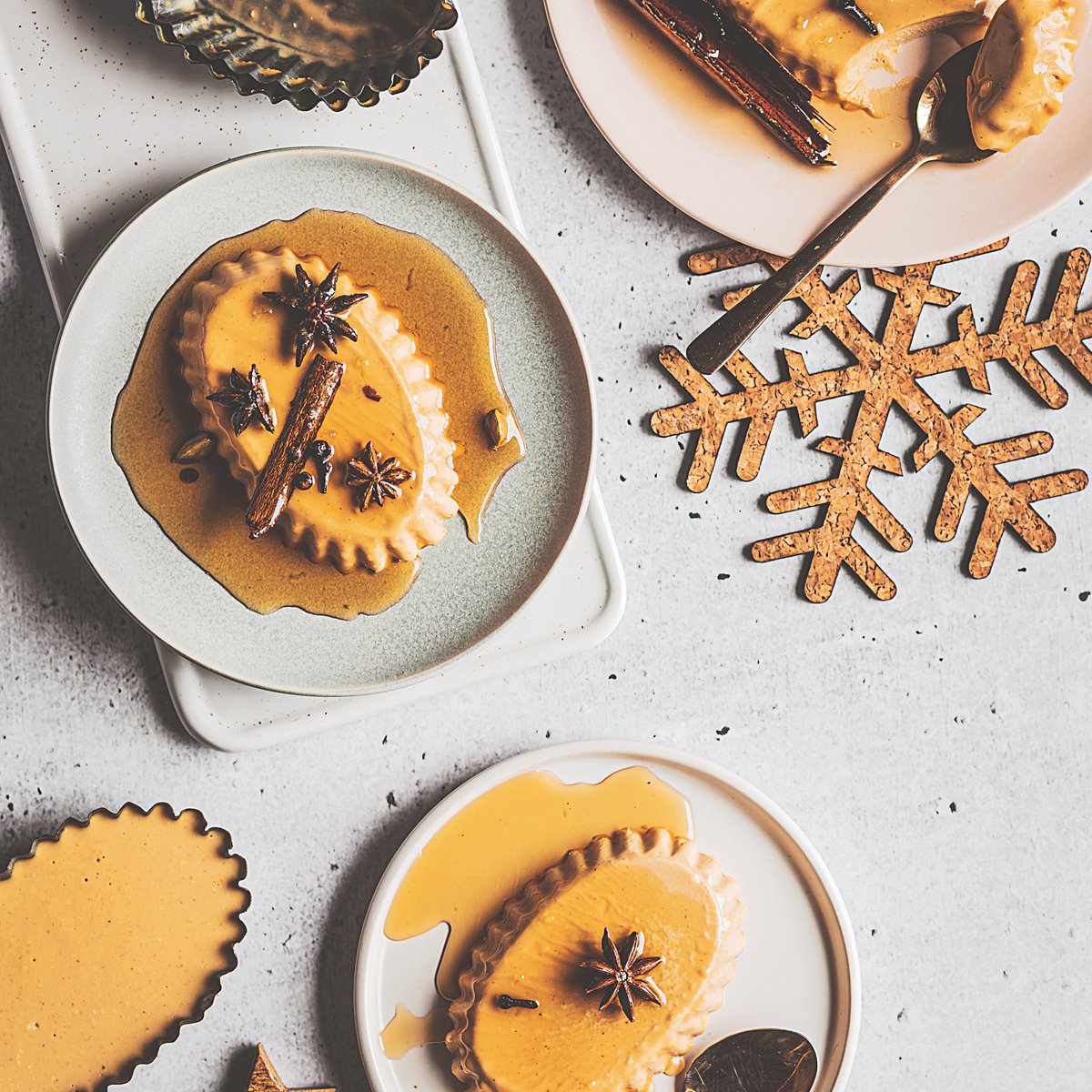 Ginger and caramelised white chocolate panna cottas recipe