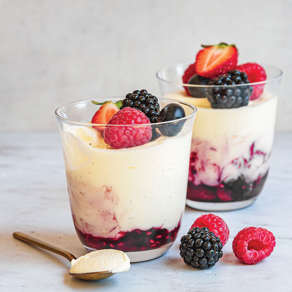 Kefir crème fraîche pots with seasonal berries recipe - Spinneys United ...