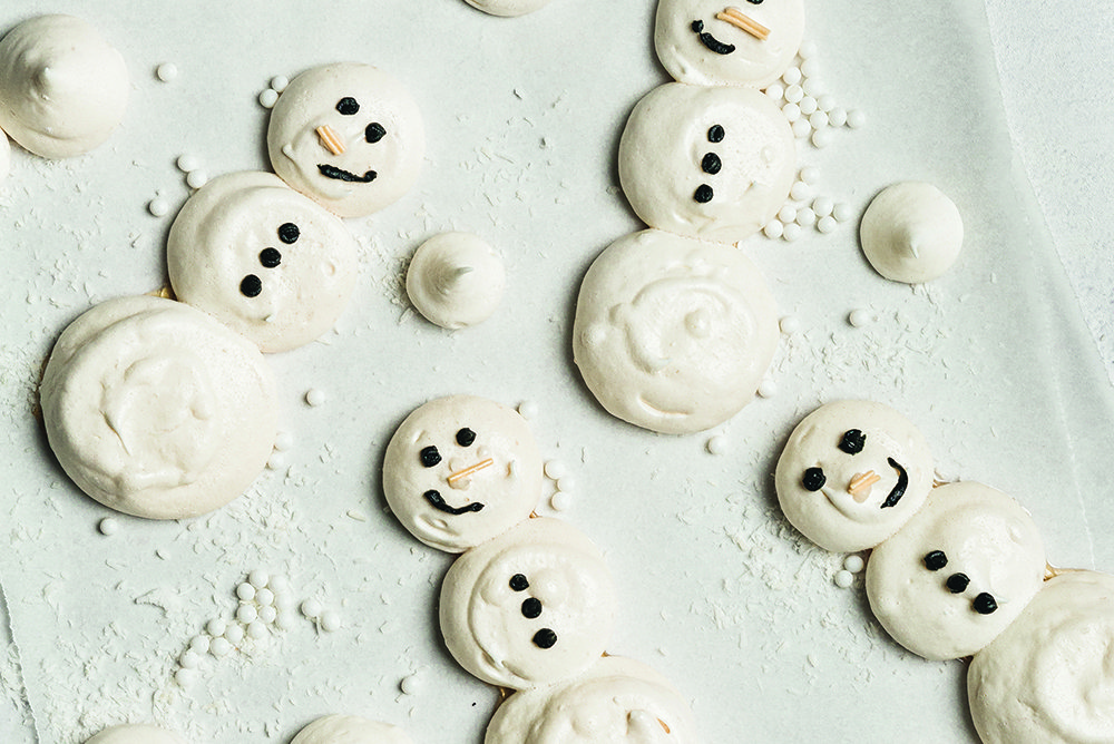 Meringue snowmen recipe - Spinneys UAE