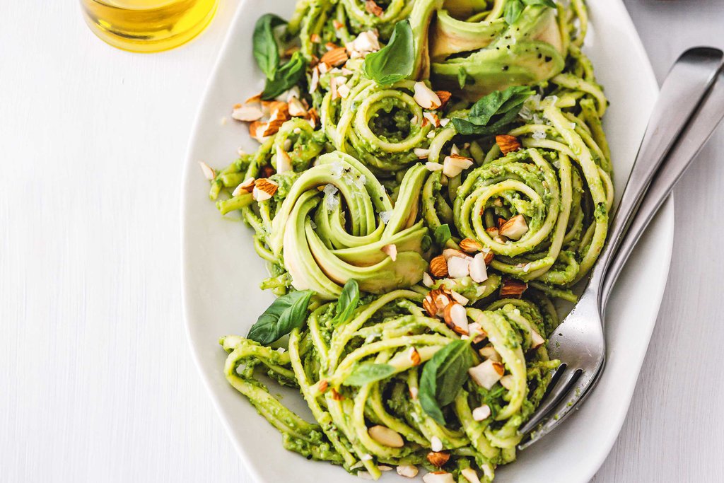 Spinach and avo pasta salad