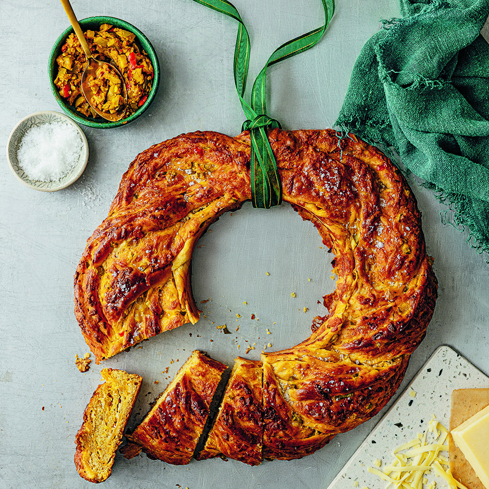 Cheese and mango achar twisted wreath bread recipe - Spinneys UAE