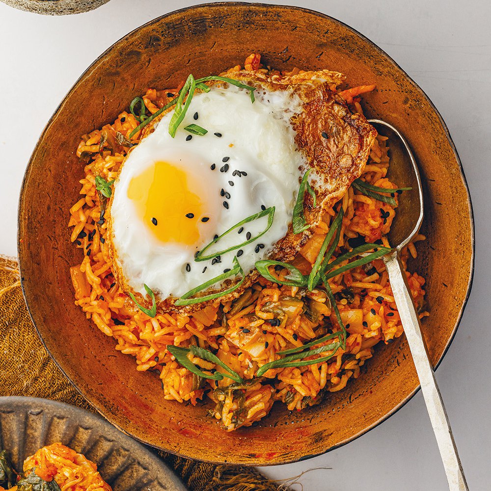 Kimchi fried rice with crispy fried egg recipe - Spinneys الإمارات ...