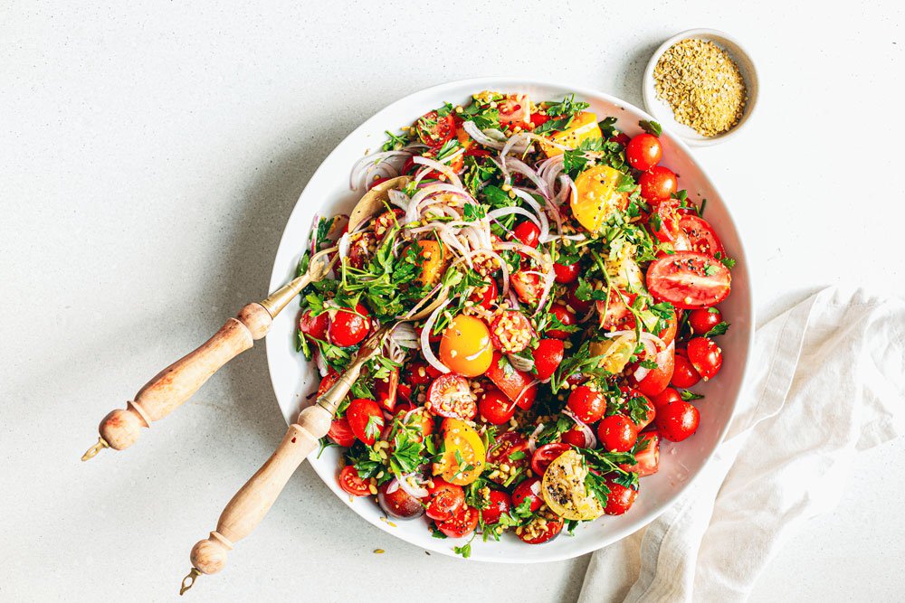 Tomato salad with crispy tabil-spiced bulgar recipe - Spinneys UAE