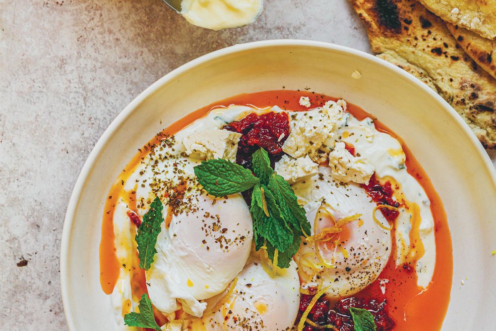 Turkish eggs with mint yoghurt and za’atar recipe - Spinneys UAE